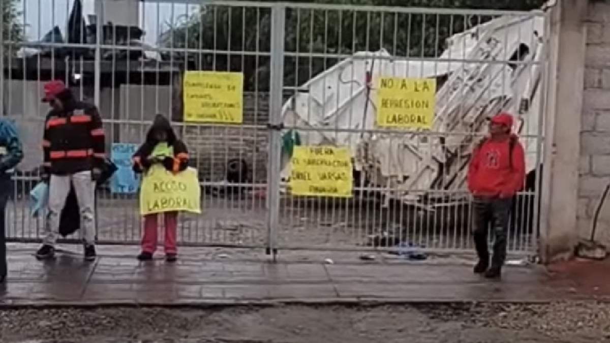 Trabajadores de limpia de Acatlán, en paro; acusan falta de insumos